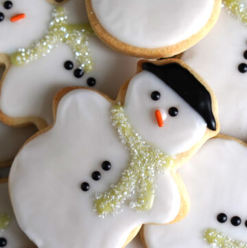 Snowman Sugar Cookies (Step by Step Decorating with Video) | DessArts